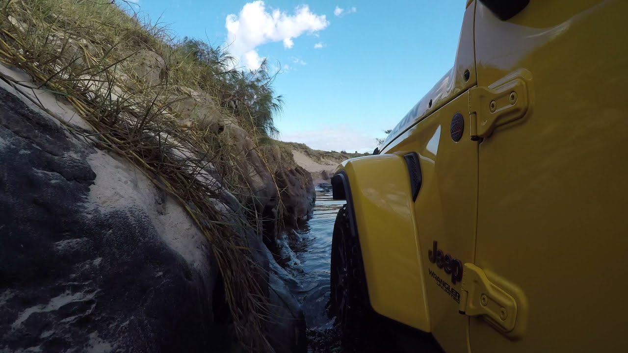 Ngkala Rocks - Driving north and south with a recovery - Fraser Island ...