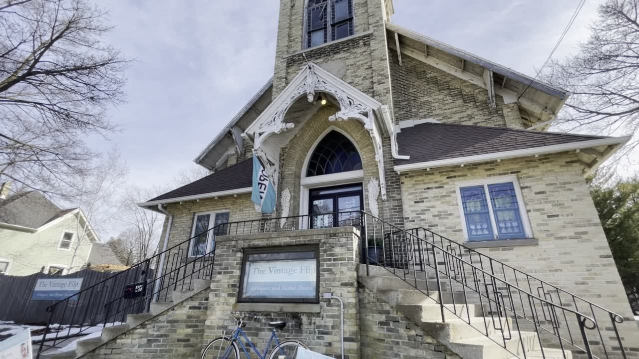 Vintage Flip owner reflects on occupying repurposed church - YouTube