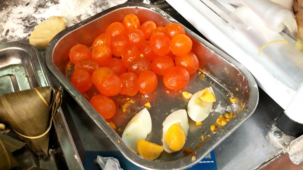 SALTED EGG DUCK - Vietnam street food - Street food in Vietnam 2018 ...