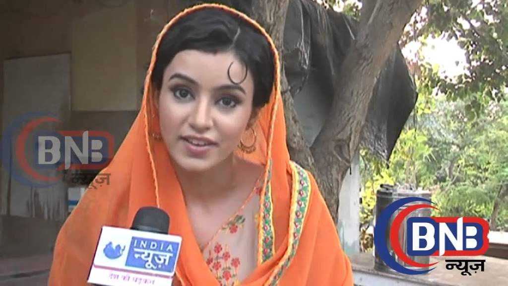 Serial Lajwanti Gunwati Divides Family 21 NOV 2015 - YouTube