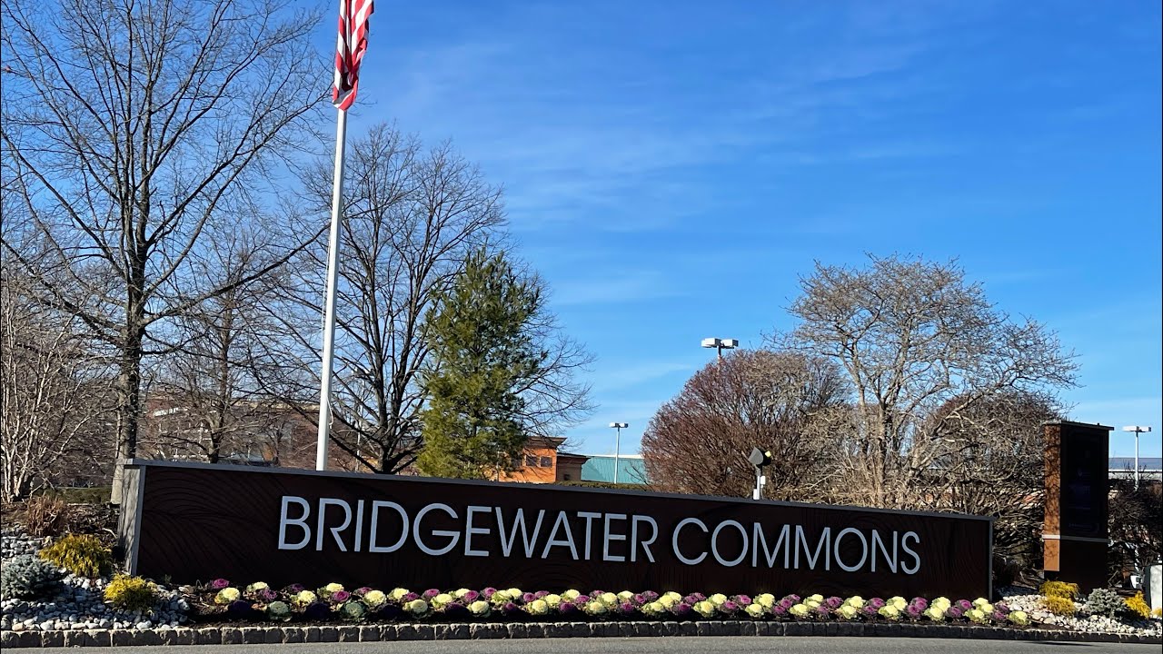 Bridgewater Commons Mall Tour New Jersey USA 4K - YouTube