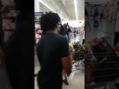 Walmart fight!!!! - YouTube