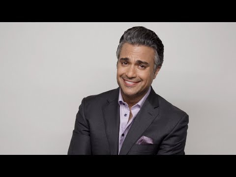Jane the Virgin's Jaime Camil as Rogelio | Plead the GIF | OMag