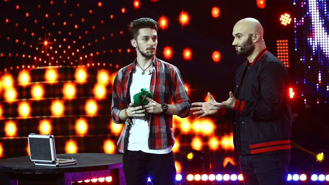 Cosmin David, număr de magie combinat cu stand up comedy pe scena iUmor ...