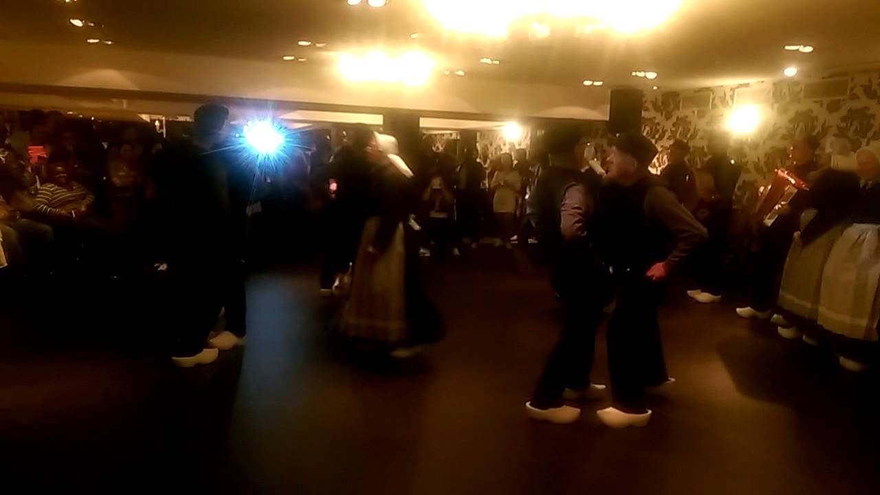 Dutch traditional dance - YouTube