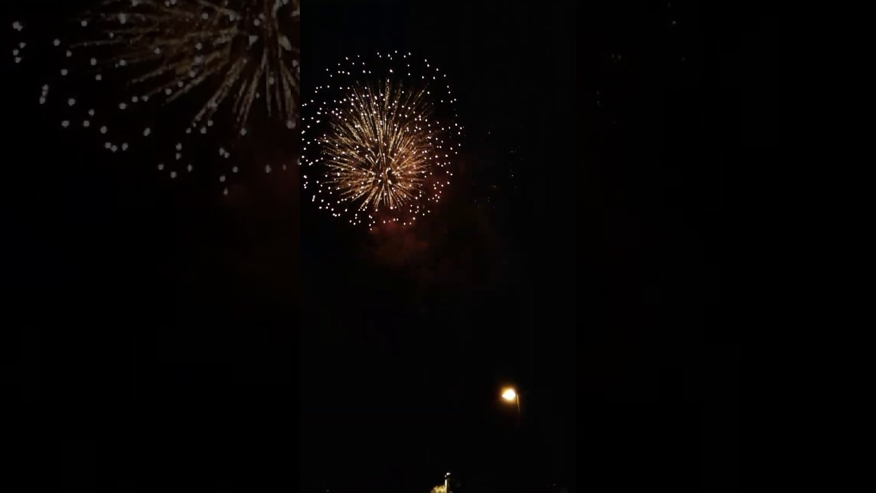 Knott's Berry Farm fireworks display 7/4/2017 - YouTube