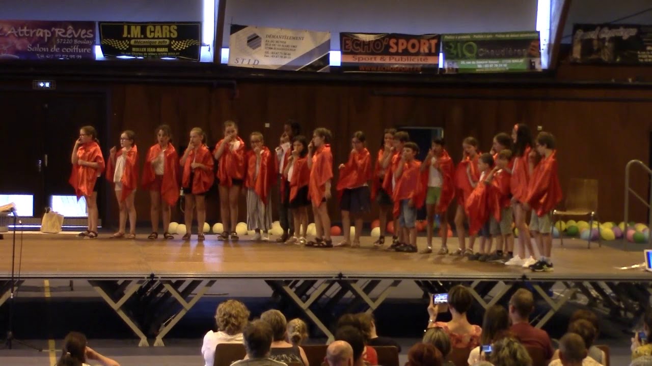 Spectacle 2019 vidéo 8: Little Red Riding Hood 2 - YouTube