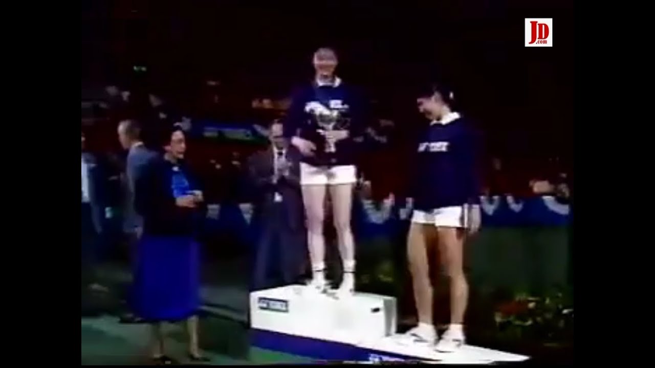 Susi Susanti vs Li Ling Wei, All England 1989 - YouTube