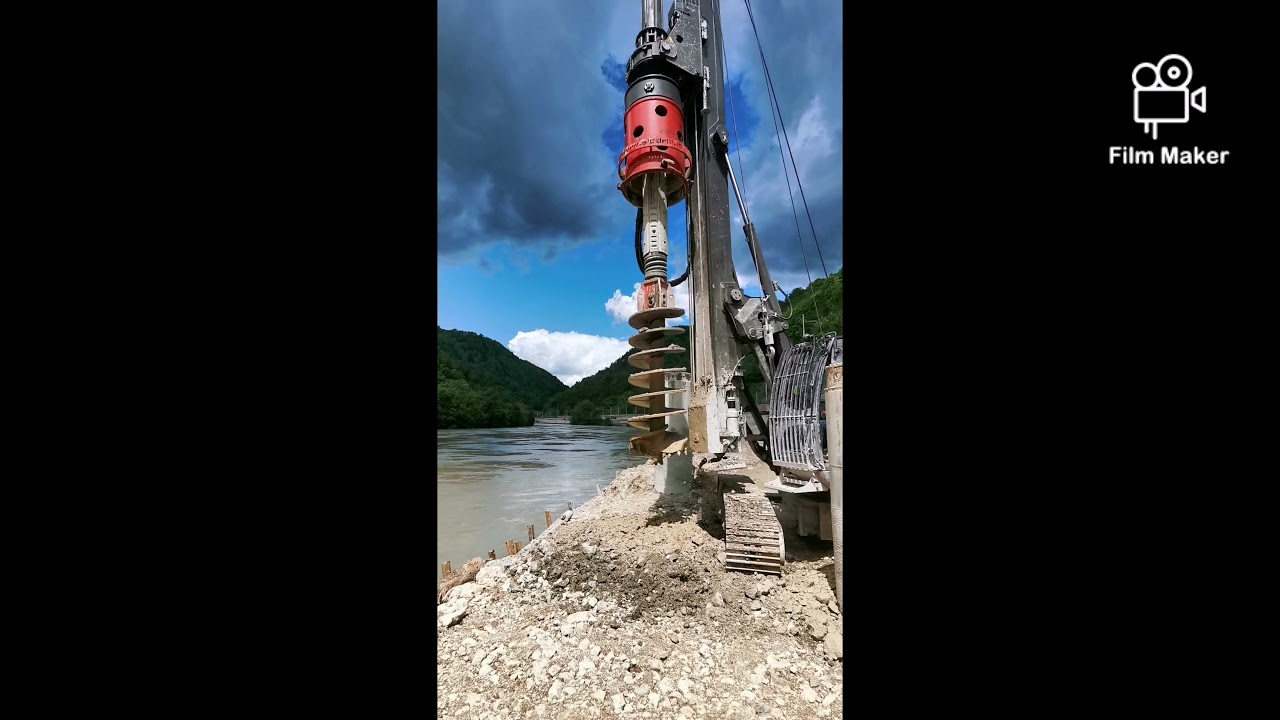 Casagrande B175 xp-2 drilling - YouTube