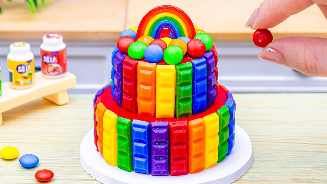 Miniature Rainbow Kitkat Cake Recipe 🌈 How to Make Mini Chocolate Cake ...
