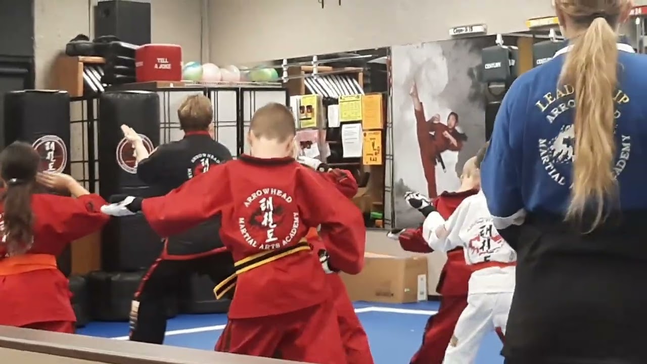 Taekwondo - Inward Knife Hand Attack - YouTube
