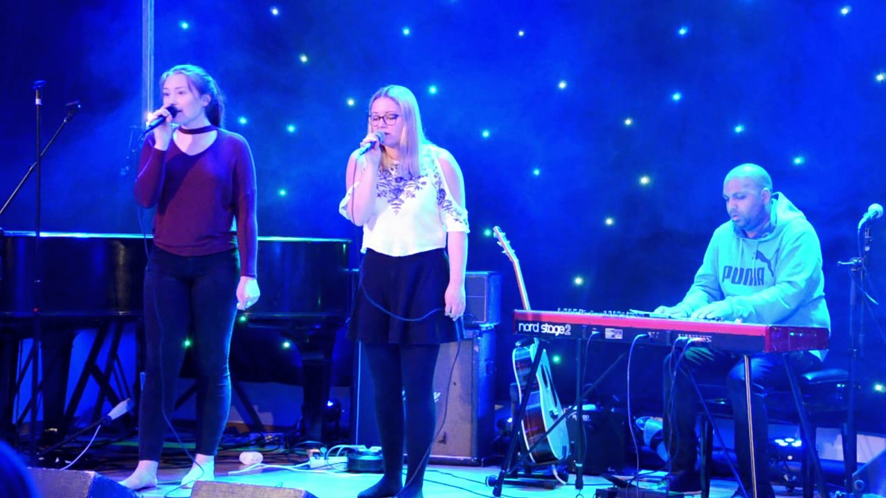 Signe o Linnea Valborgsrock 2017 - YouTube