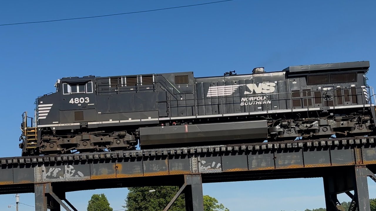 NS 4803 (AC44C6M) leads Ns119 over trestle. - YouTube