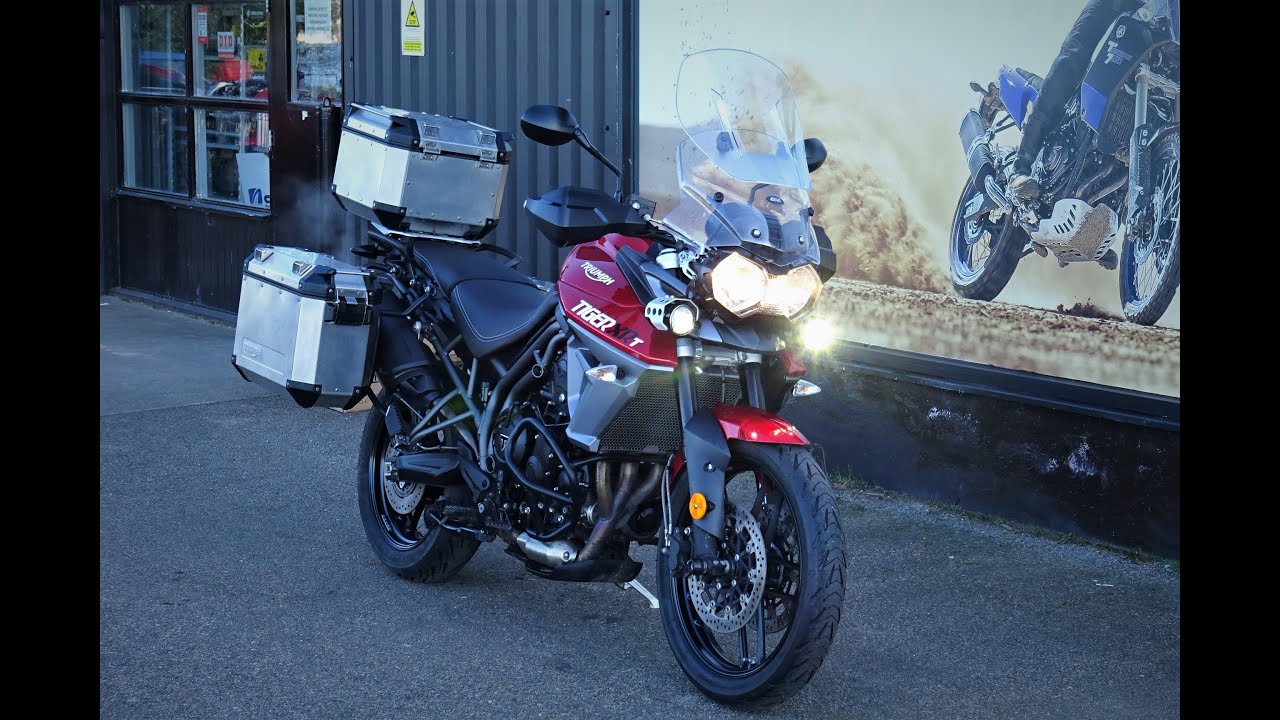 Triumph Tiger 800 XRT 2017 '66 - YouTube