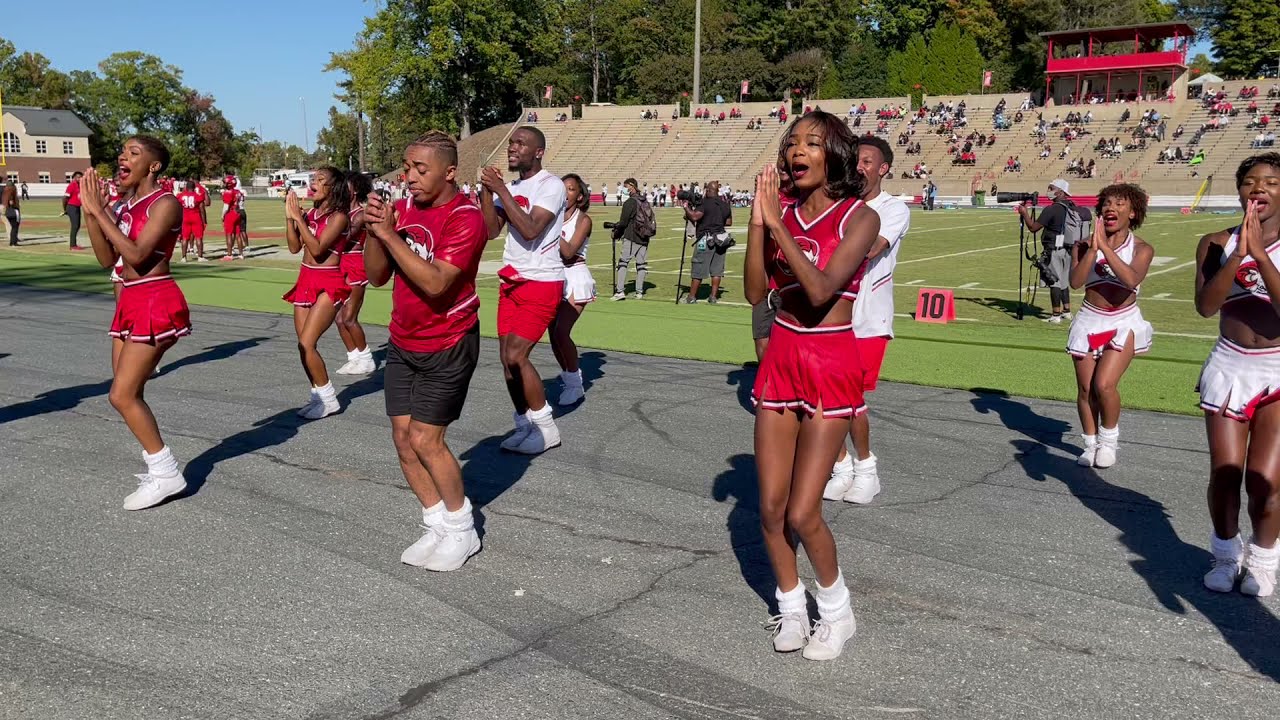 2021 WSSU Homecoming Cheerleaders, High Stepping - YouTube