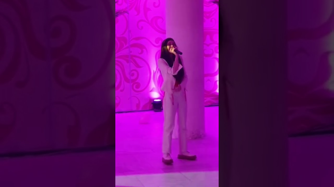 Roxen canta la majoratul lui Cristi Hope🥰 (LA MULTI ANI!!!) - YouTube