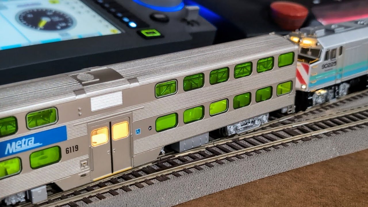 HO Scale Atlas MasterType 6000 Trailer Coach Metra - YouTube