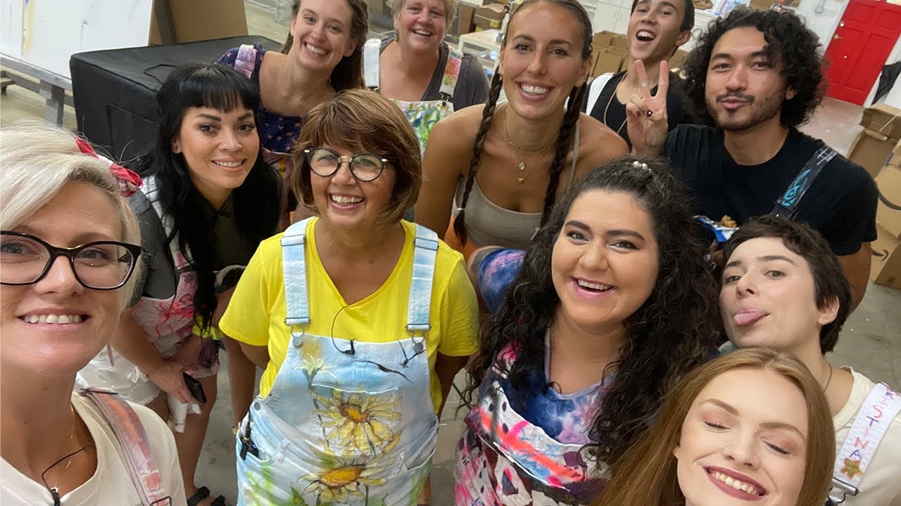 11 Artists Compete for $25,000 (The Outstanding Artist - S2 E1) - YouTube