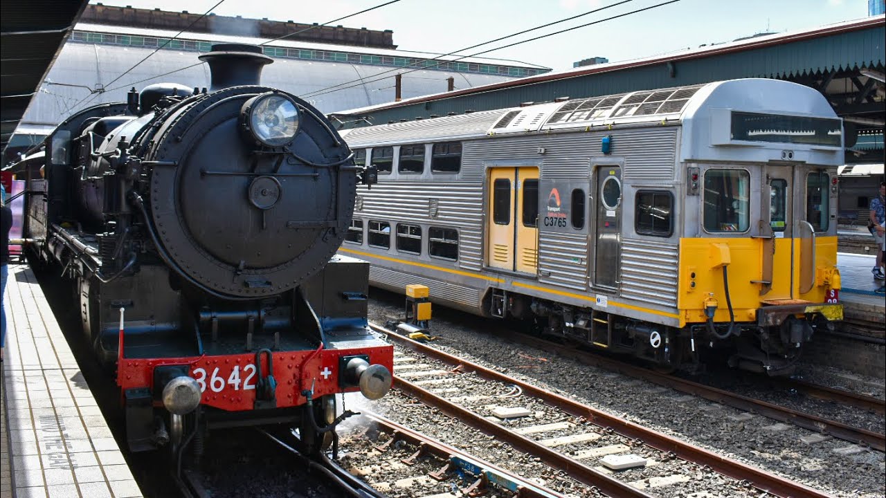 S set tour to Leppington during Transport Heritage Expo 2023 - YouTube