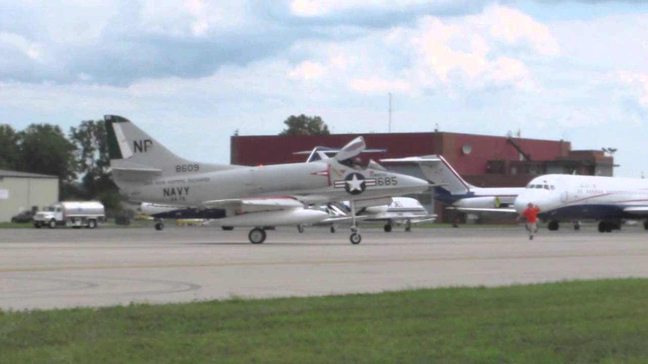 2013 Thunder over Michigan Air Show - YouTube