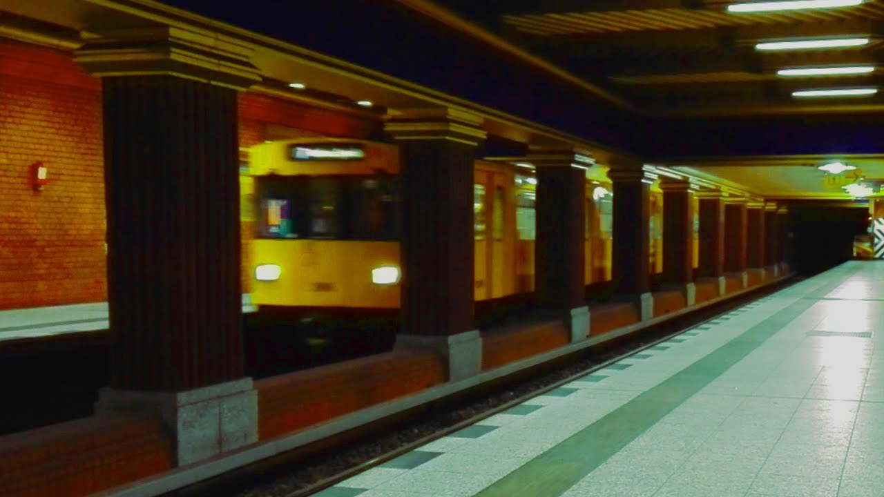 🚇 BVG F92 arriving at ZITADELLE (Berlin U-Bahn) - YouTube