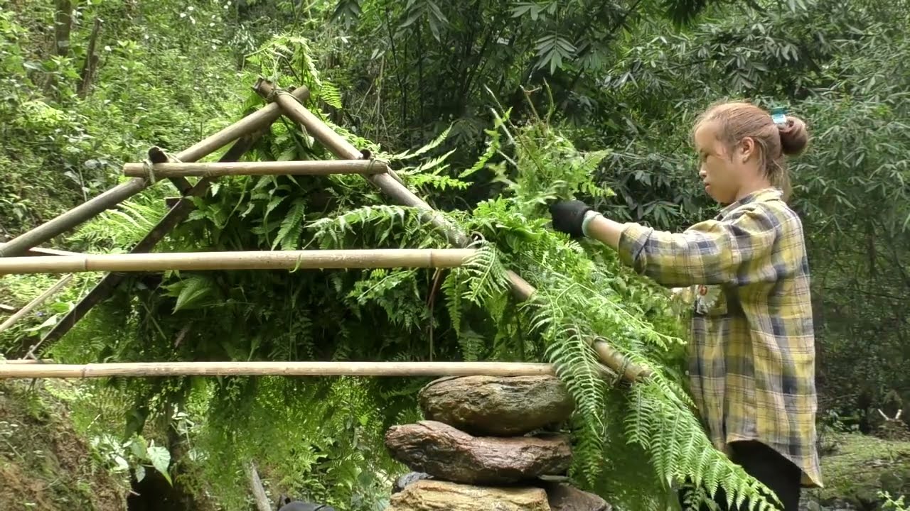 Solo Bushcraft & Camping | explore nature - bathing streams - build ...