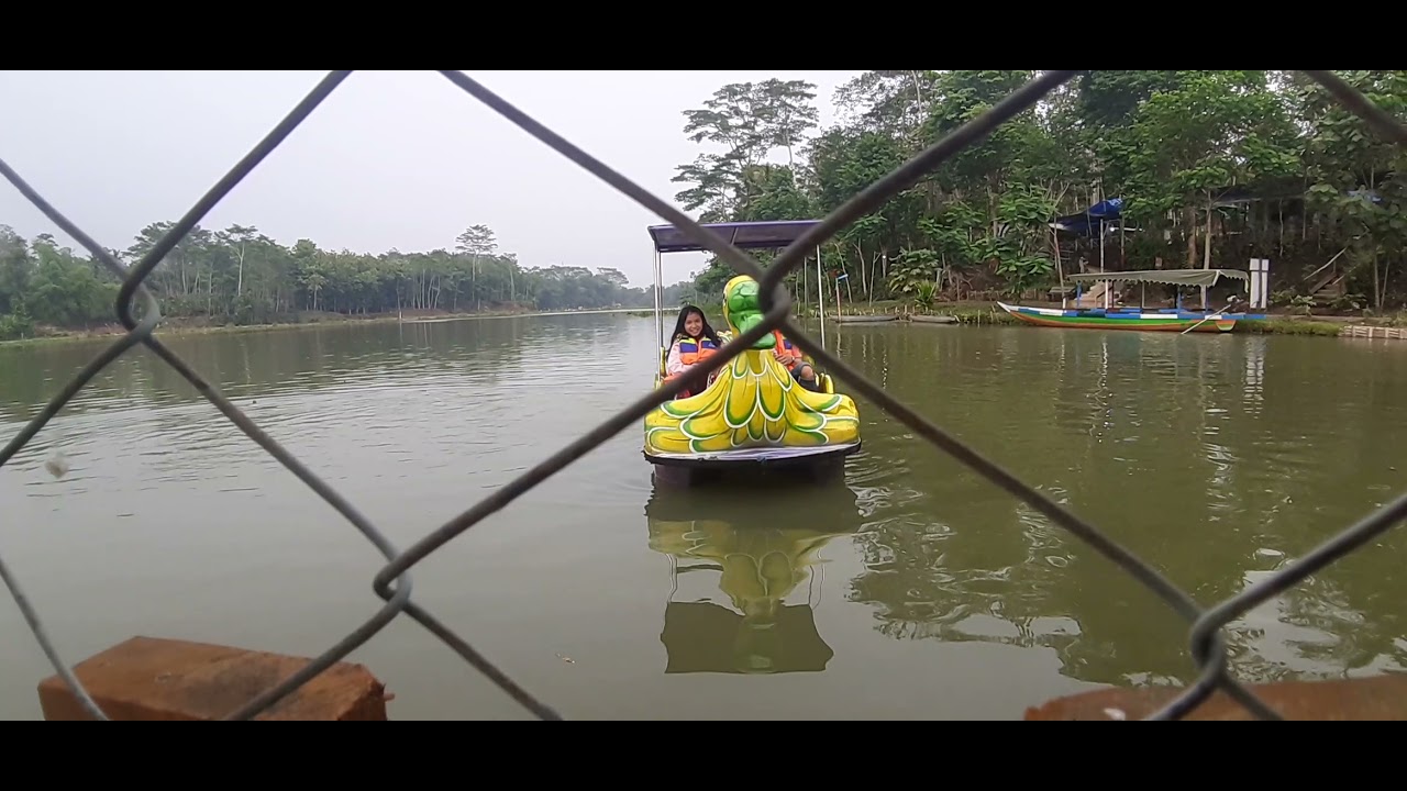 arek elek andrea #cafeapung #beautifulMalang - YouTube
