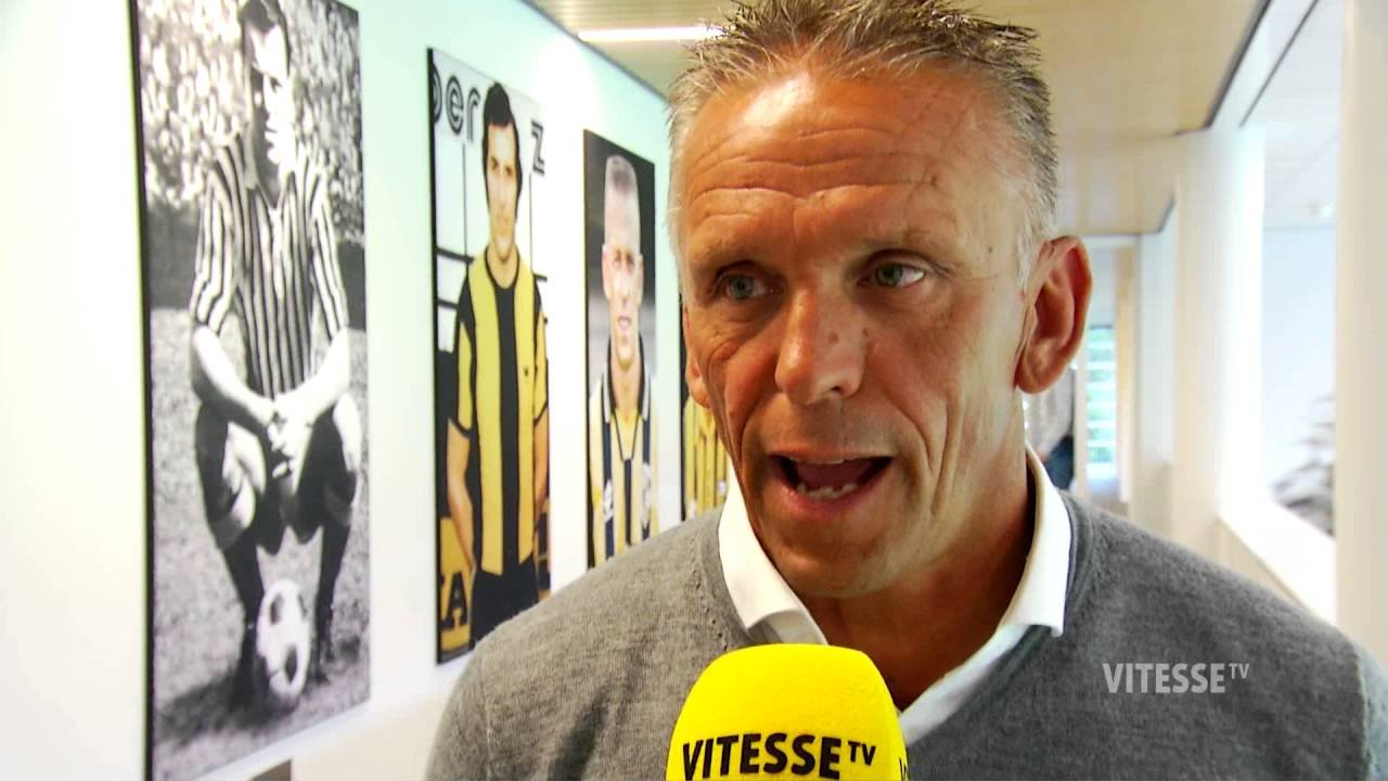 Edward Sturing assistent-trainer Vitesse - YouTube