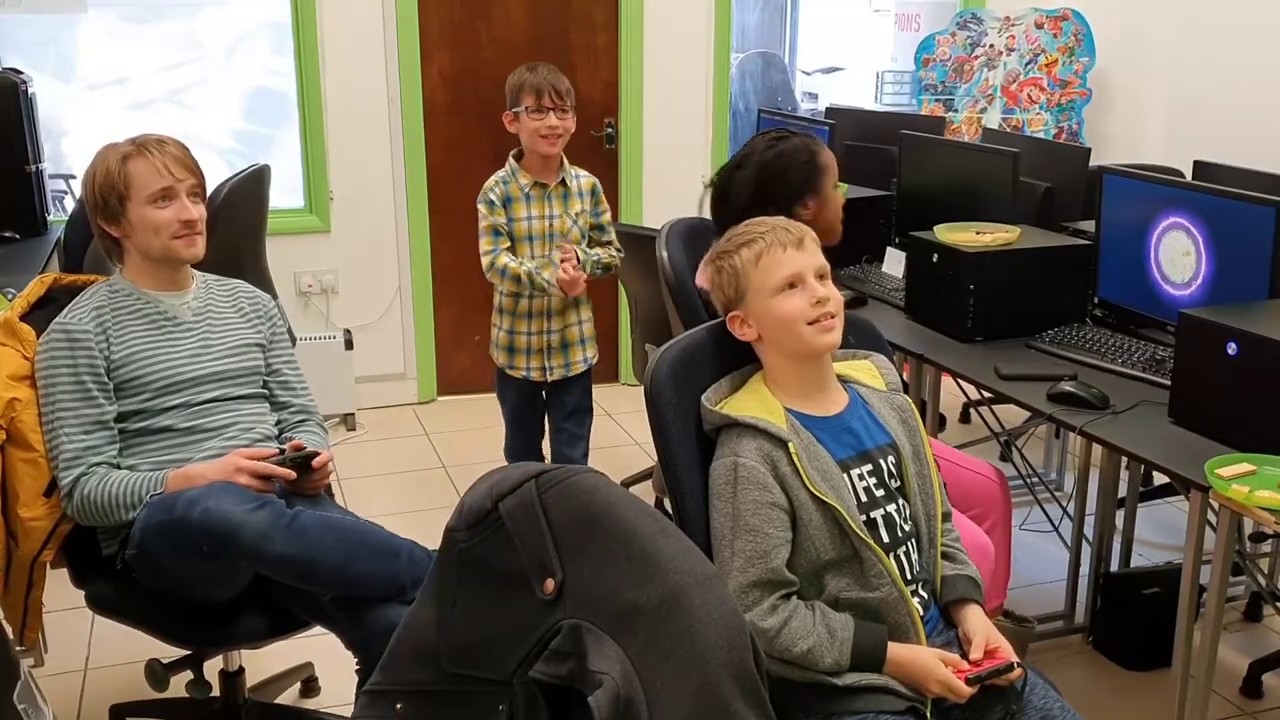 Software Academy's student portfolio - YouTube