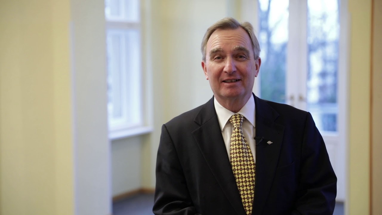 Europa-Wahl 2019: Peter Capek über Lukas Mandl - YouTube