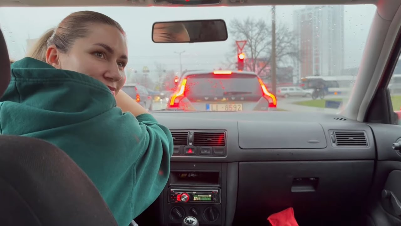 Car Revving sound🔊MANUAL DRIVING VIDEO ASMR💪Old car driving by girl😎 ...