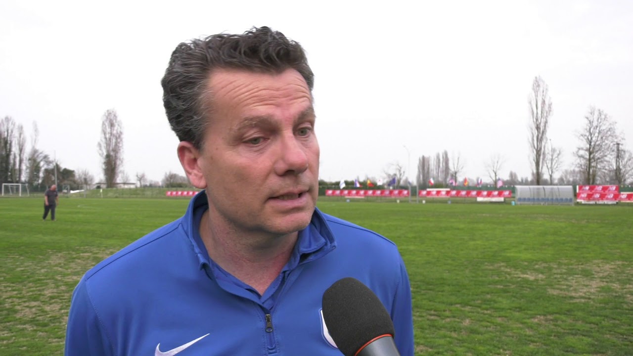 Peter Reynders - Coach Krc Genk Under 15 - YouTube