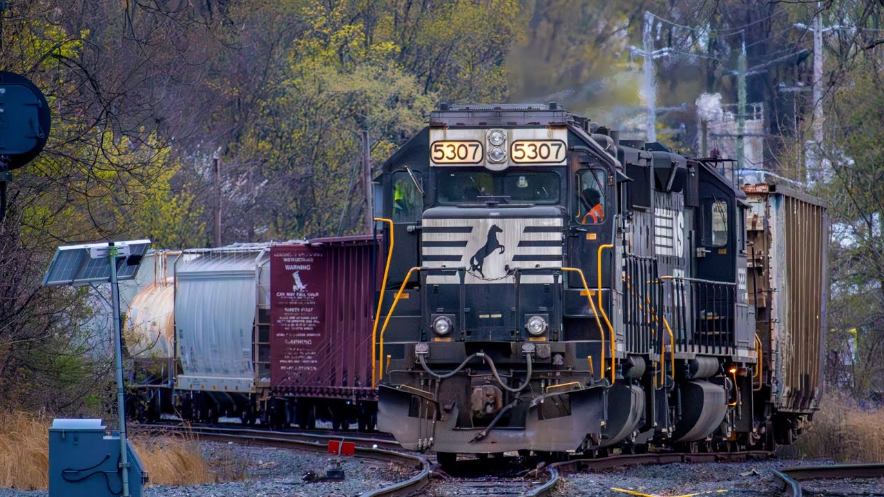 Various Conrail Local Trains Across Southern NJ - CSAO CA-51 CA-11 MI-61 CA-36 4/10/2025 - YouTube