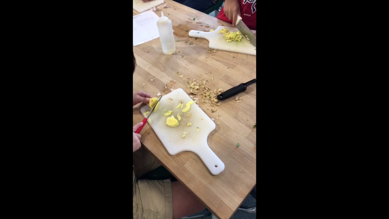 De-stem, Chop & Peel in FoodPrints - YouTube