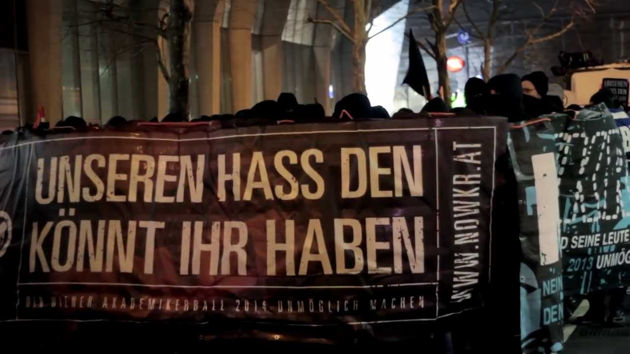 Der schwarze Block bei #NOWKR-Protesten in Wien - YouTube
