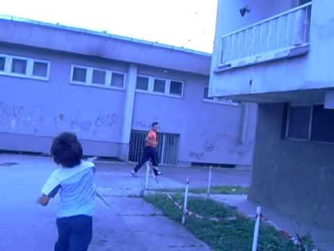 Fanovi ganaju Dejan Hadzic Kitic - YouTube