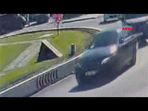 anıt çemberine yunan bayrağı astıı