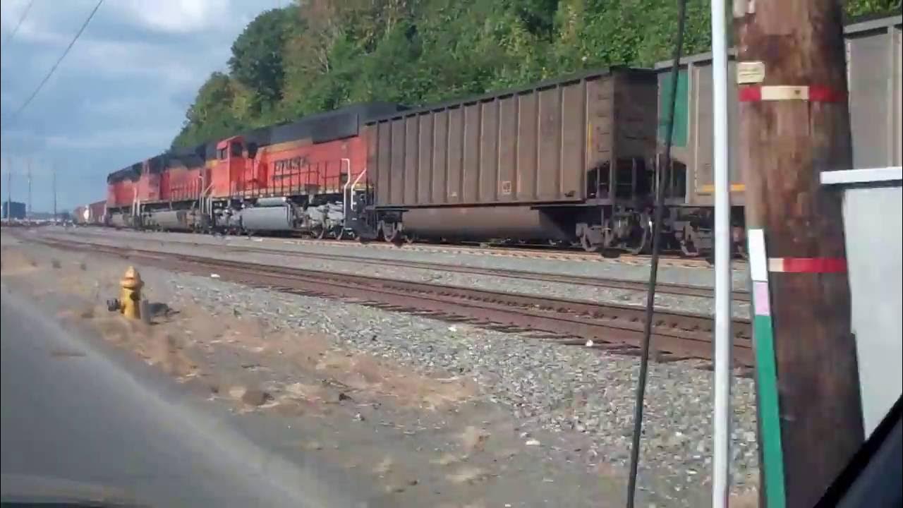 Parked BNSF Coal Train. 2x SD70ACe & SD70MACe (Everett, WA) - YouTube