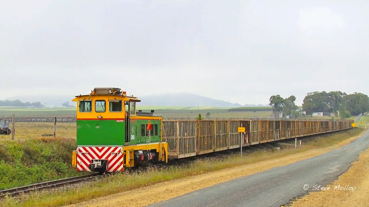 Sugar Cane Trains Around Mackay - YouTube
