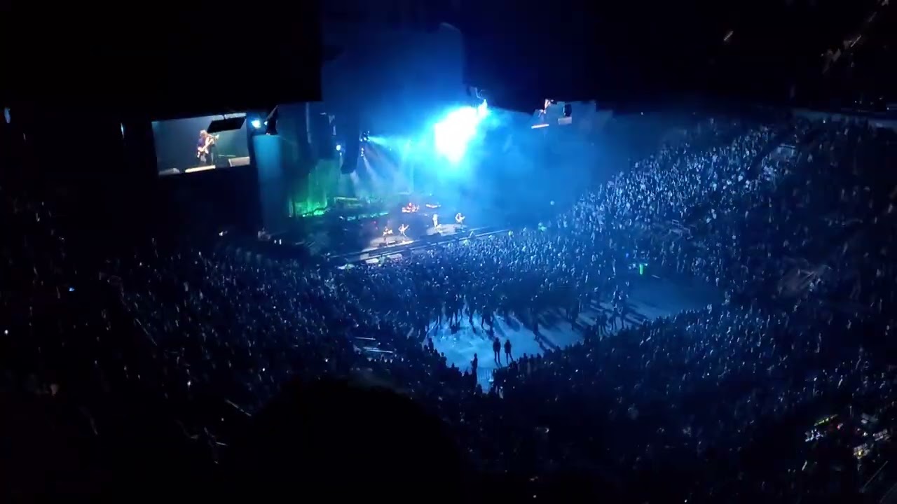 My Chemical Romance- Headfirst For Halos (LIVE) in Toronto, Canada 9/4 ...