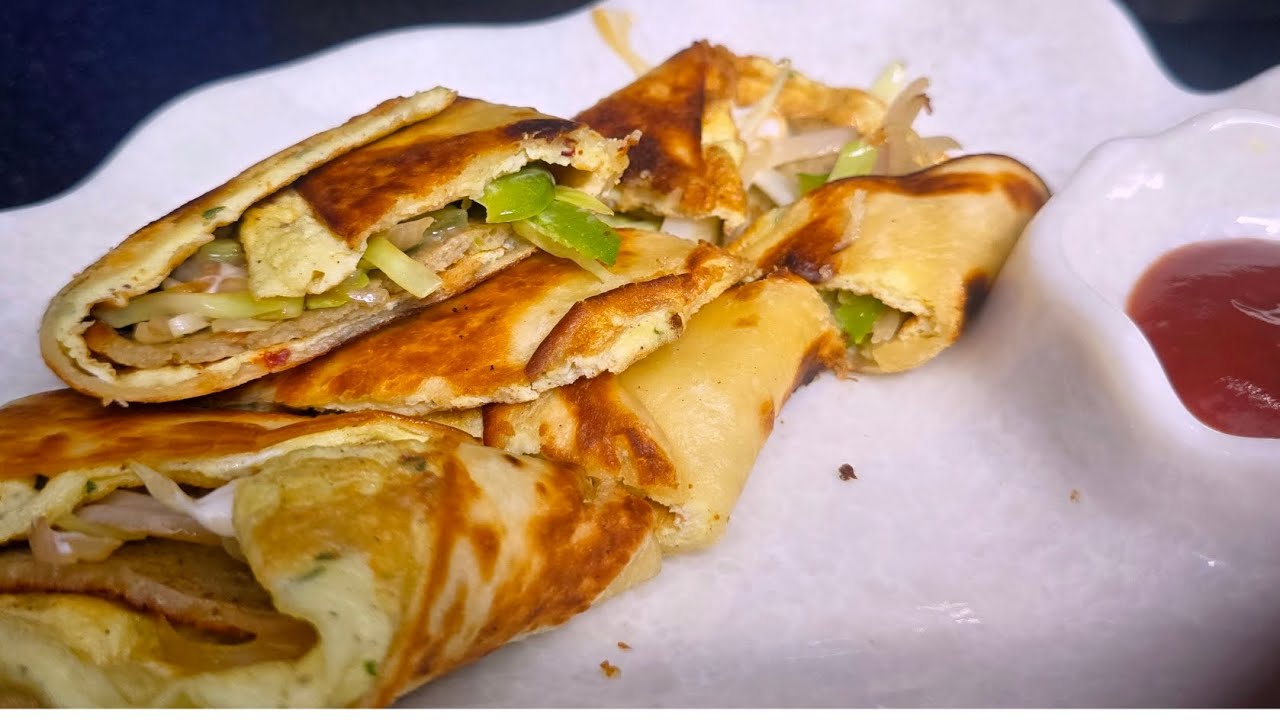 egg chicken salami roll recipe||cooking with zainy - YouTube