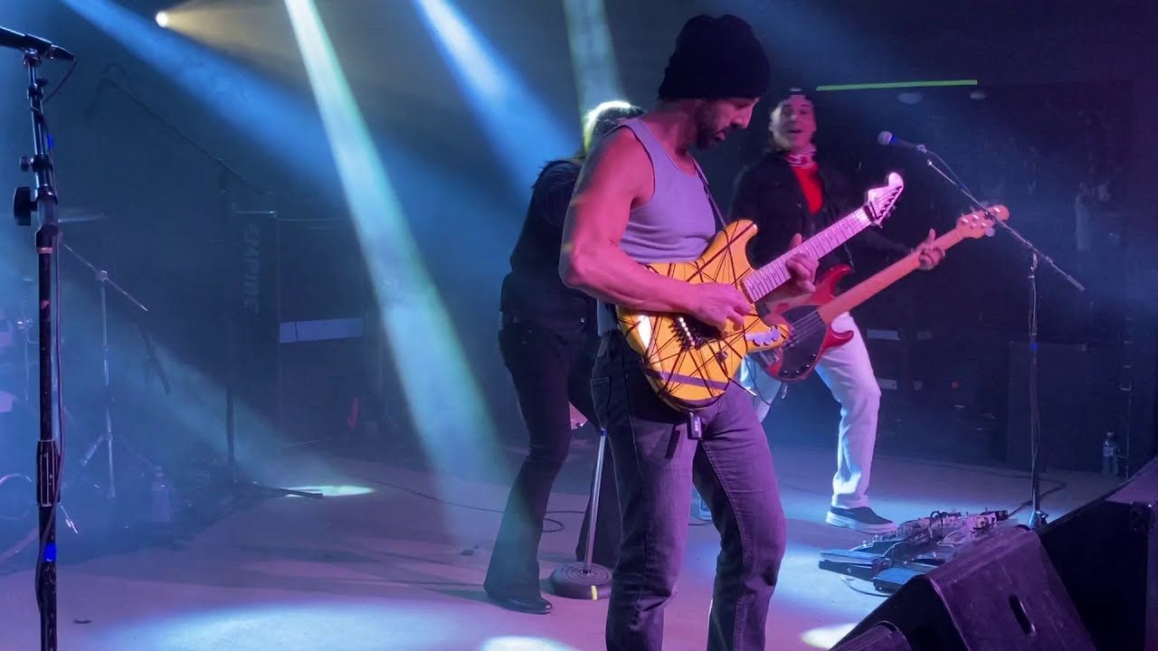 EDDIE VAN HALEN TRIBUTE CONCERT - YouTube