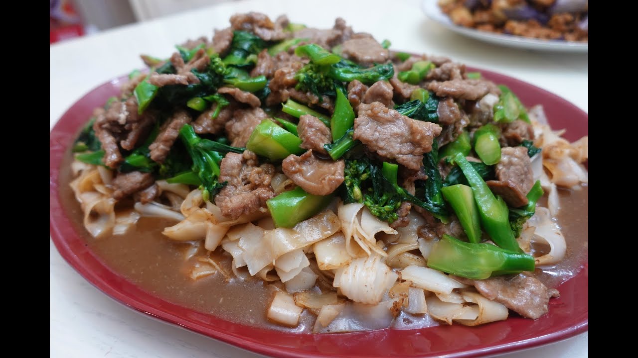 Beef Chow Fun With Gravy
