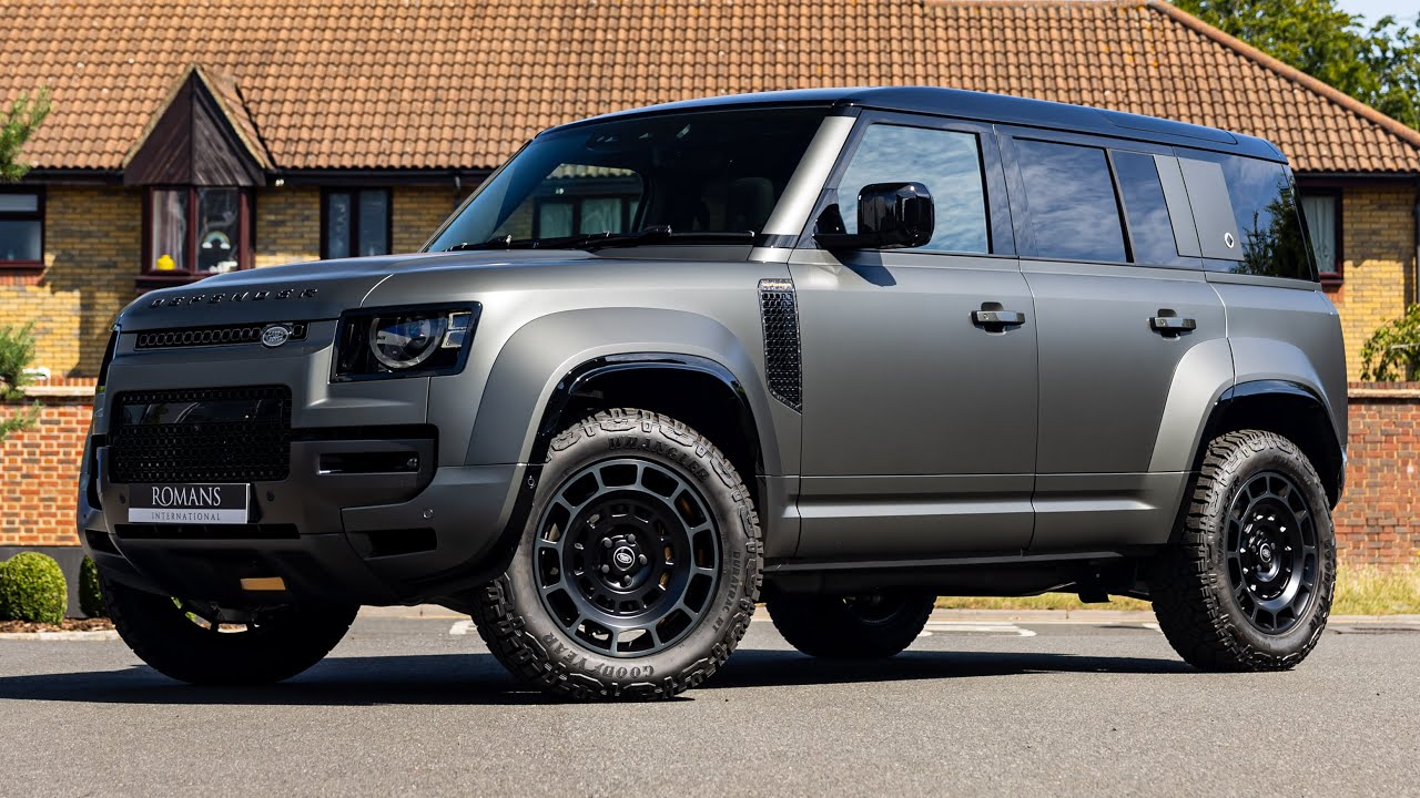 2025 Land Rover Defender OCTA Edition One - Santorini Black ...