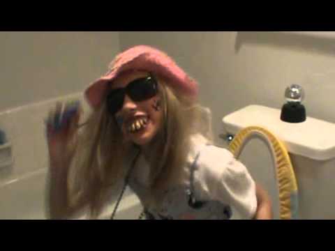 Redneck Sitting on the Toilet - YouTube