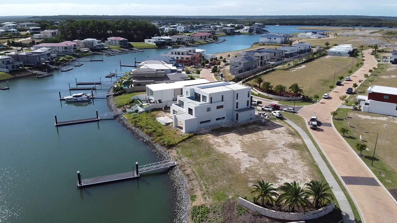 8802 The Point Circuit, Sanctuary Cove - YouTube