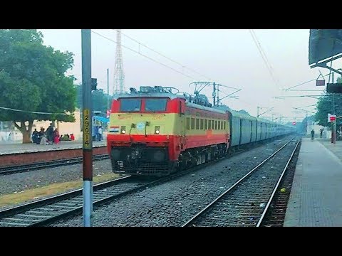 AJJ WAP1 powered अंदमान ANDAMAN Express skips Dholpur Junction - YouTube