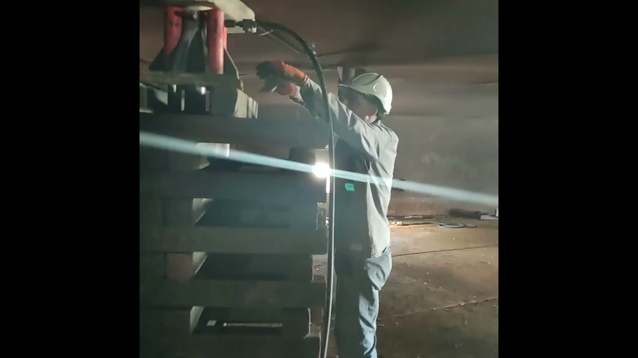Storage Tank jacking Floating roof lifting - YouTube