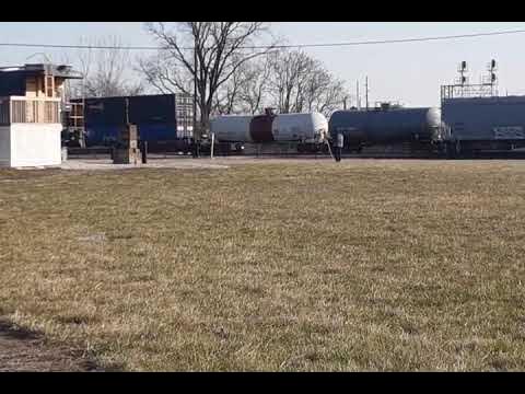CSX I131 at the Fostoria Iron Triangle Railpark in Fostoria Ohio with Union Pacific Power - YouTube