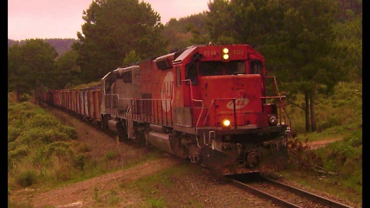 Trem H39 com SD40T-2 e SD40-2 PROGRESS com 88 vagões, passando por LSF ...